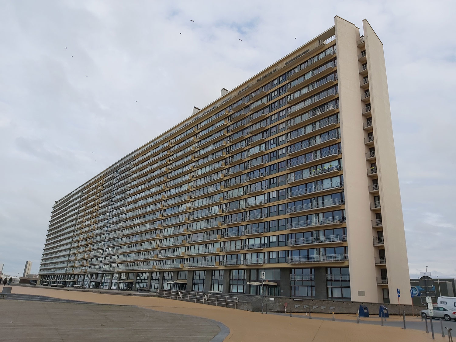 The Uniquely “Urban” Coastal Tram – Kusttram – PUTSPACE